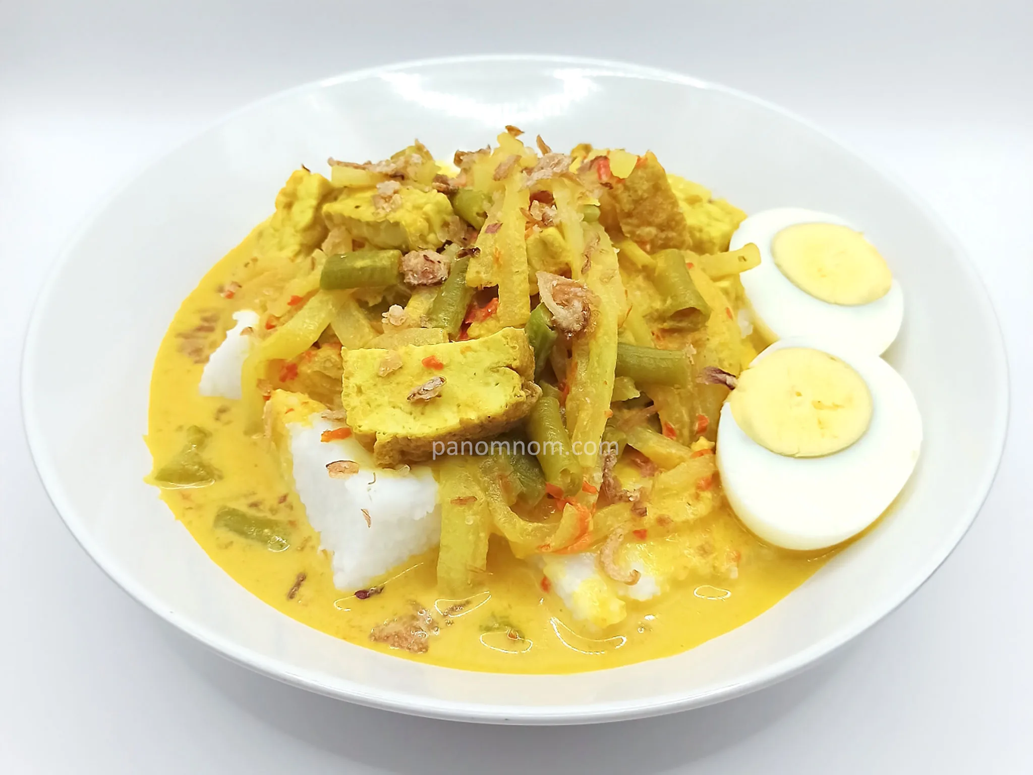 Tasty and Easy Lontong Sayur Recipe | Panomnom